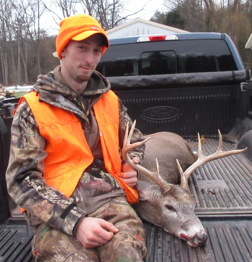 Coakley shots 8-point in Yarnell | News, Sports, Jobs - The Express